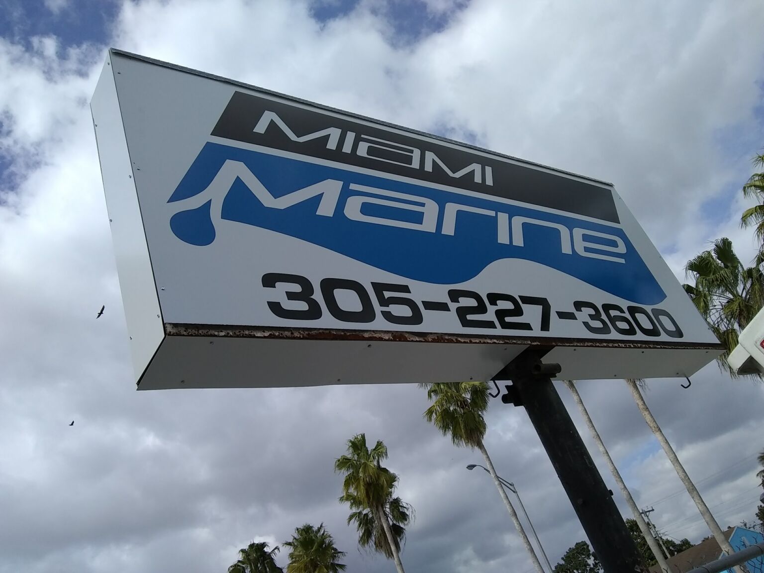 Pole Signs Miami - Rapid Signs of South Florida - Signs and Printing Miami