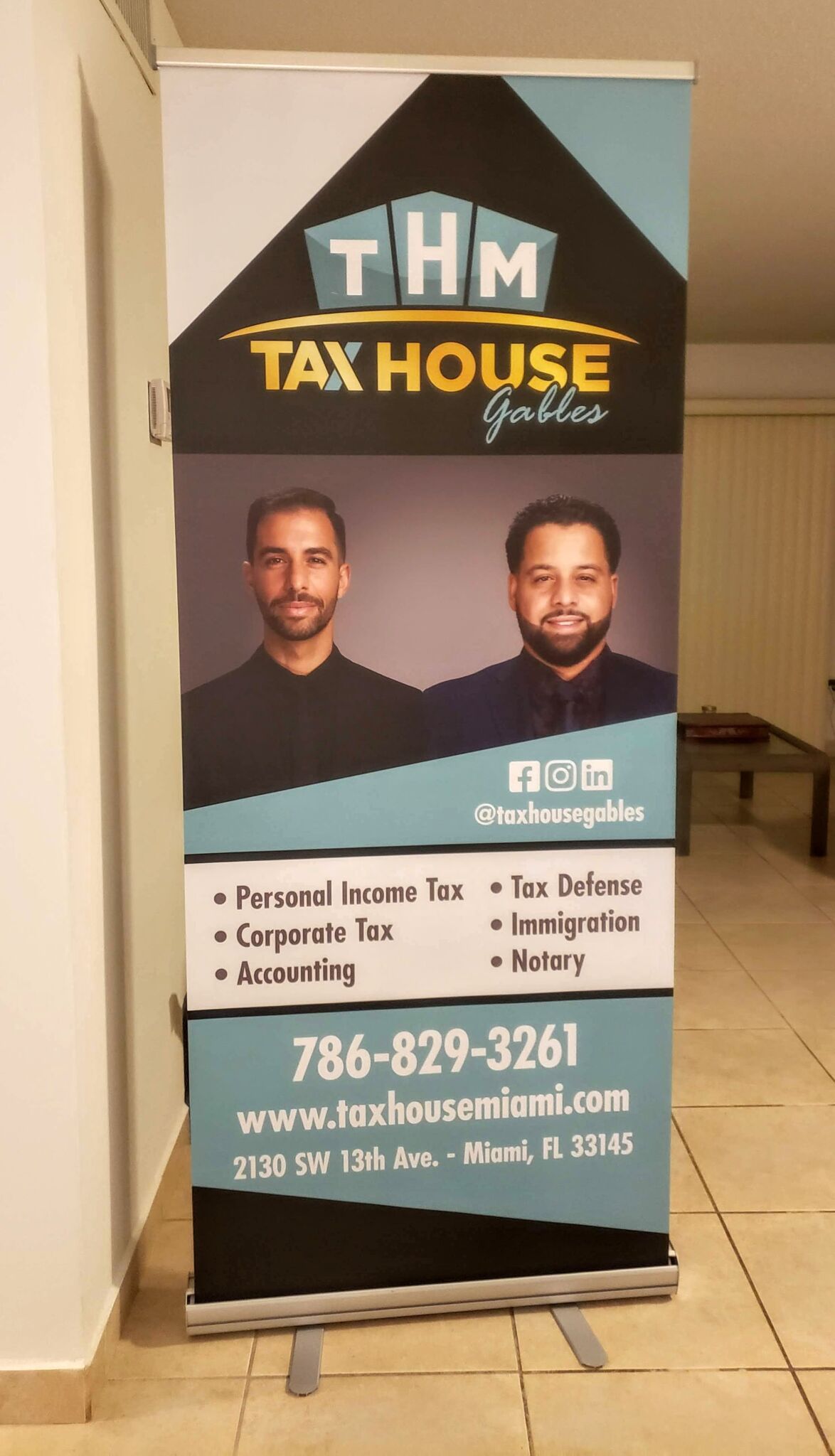 Retractable Banners Miami - Rapid Signs of South Florida - Signs and ...